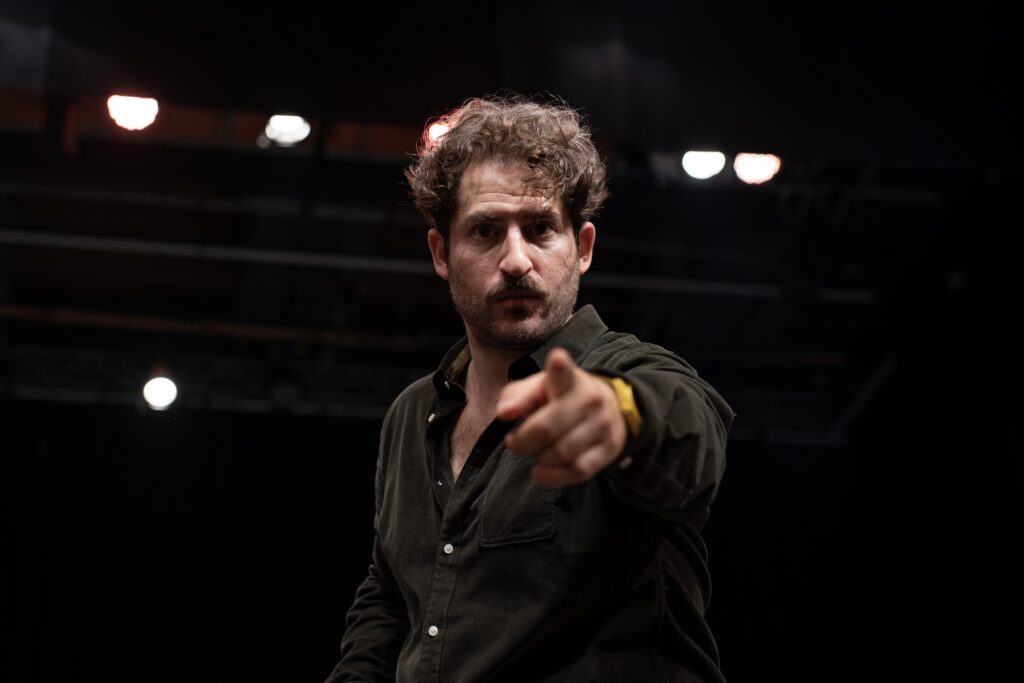 Ο ΗΛΙΘΙΟΣ ΤΟΥ ΝΤΟΣΤΟΓΙΕΦΣΚΙ – θέατρο ΑΥΛΑΙΑ